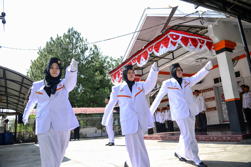 PKS | FOTO: PKS Sumut Serukan Patriot Pelayan Rakyat di HUT ke-77 RI PKS | FOTO: PKS Sumut Serukan Patriot Pelayan Rakyat di HUT ke-77 RI