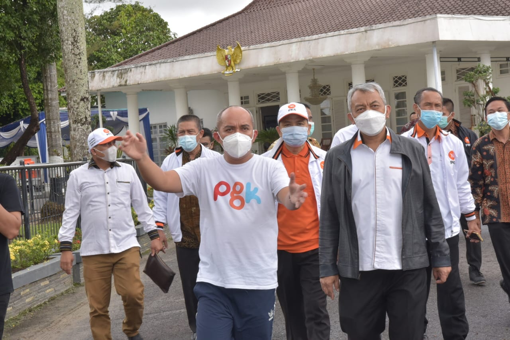 PKS | FOTO: Presiden PKS Kunjungi Tugu 0 KM Pulau Bangka PKS | FOTO: Presiden PKS Kunjungi Tugu 0 KM Pulau Bangka