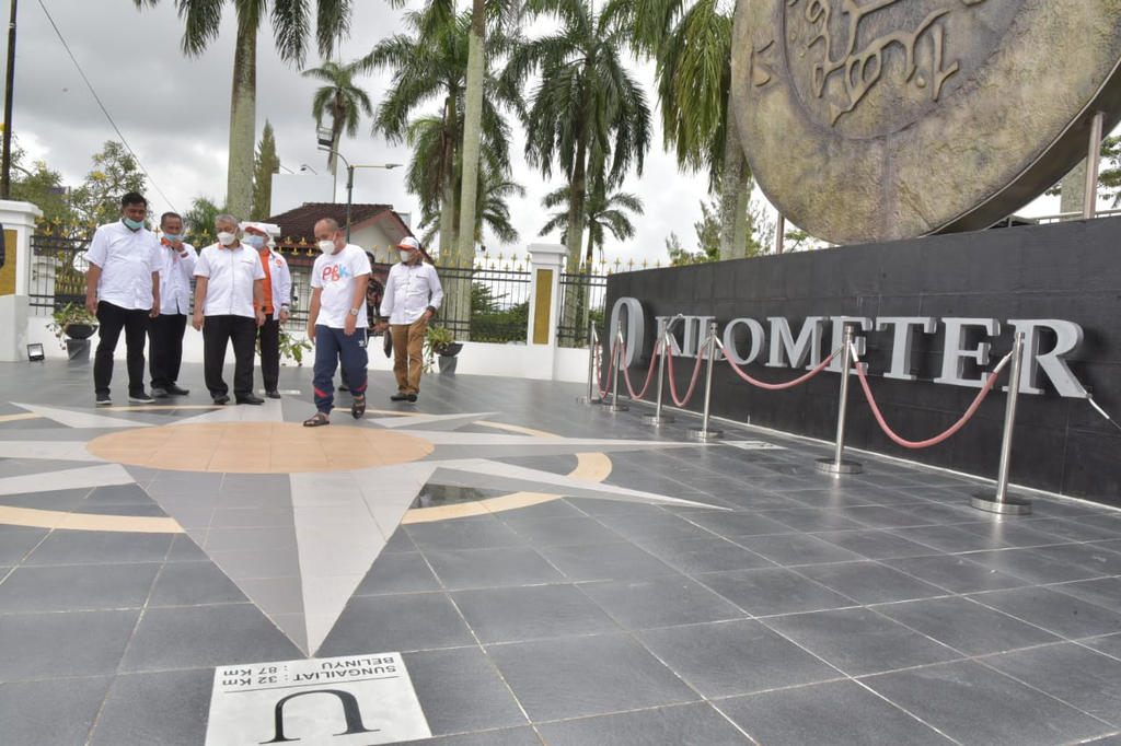 PKS | FOTO: Presiden PKS Kunjungi Tugu 0 KM Pulau Bangka PKS | FOTO: Presiden PKS Kunjungi Tugu 0 KM Pulau Bangka