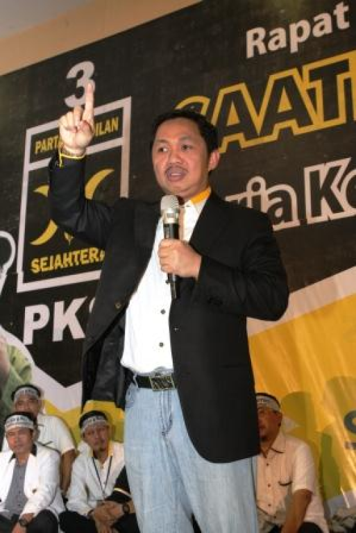 PKS - Anis Matta: Indonesia Tatap Sejarah Gelombang Ketiga PKS - Anis Matta: Indonesia Tatap Sejarah Gelombang Ketiga