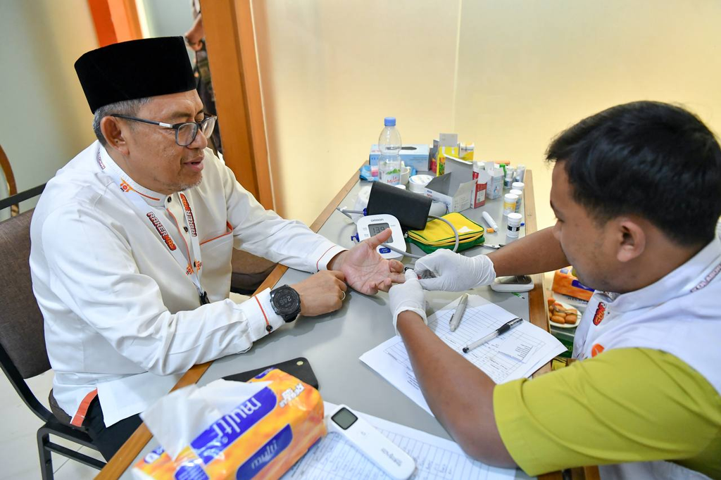 PKS | FOTO : PLH Presiden PKS Ahmad Heryawan Kunjungi Posko Medis Rakernas PKS | FOTO : PLH Presiden PKS Ahmad Heryawan Kunjungi Posko Medis Rakernas
