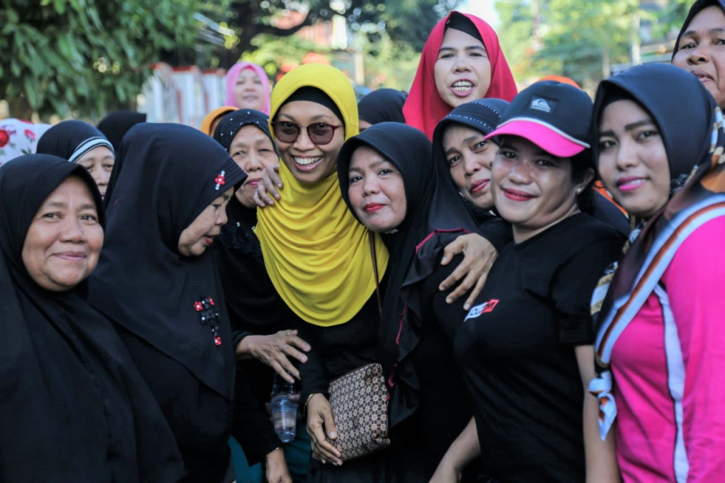 PKS | Aleg Perempuan PKS, Sri Rahmi Miliki Cara Menyenangkan Dekati ... PKS | Aleg Perempuan PKS, Sri Rahmi Miliki Cara Menyenangkan Dekati ...